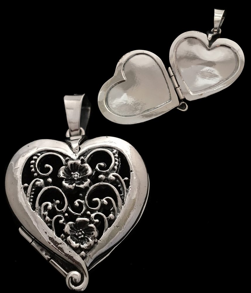 Heart/Flowers Locket : Elysium Inc